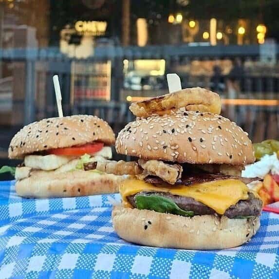 Healthy Burgers & Plant-Based Options for Everyone - ChewBurger